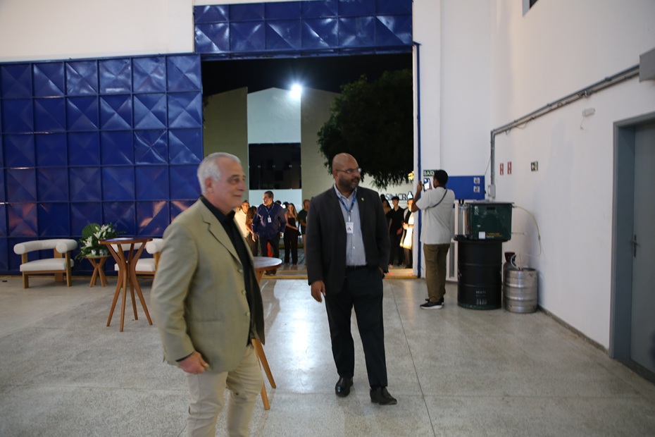 Unit - noticias/global-drones-inaugura-centr...