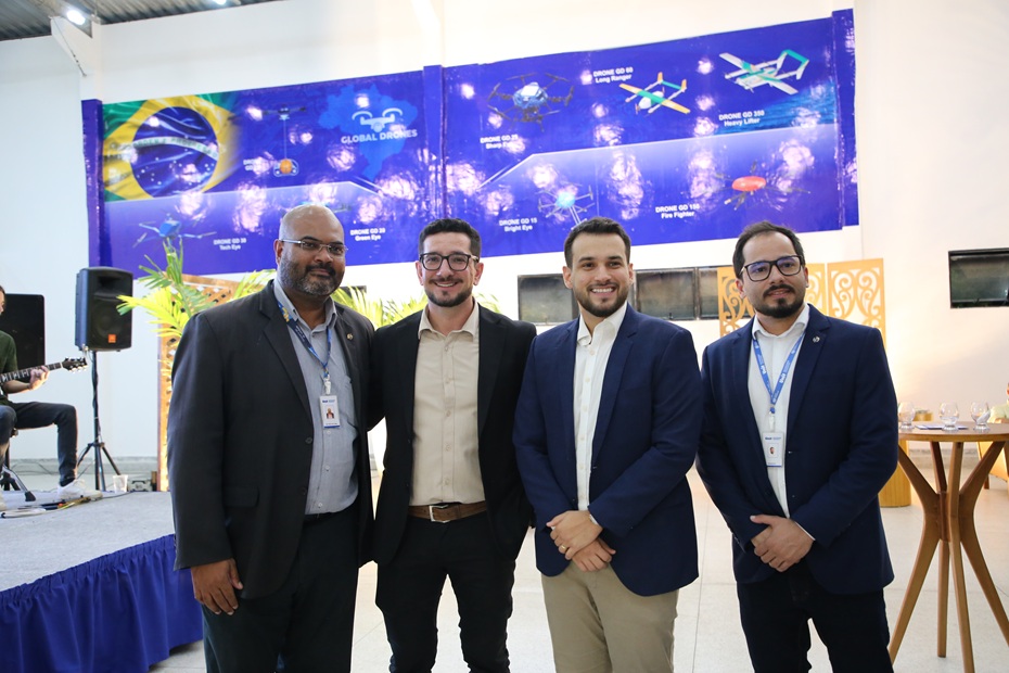 Unit - noticias/global-drones-inaugura-centr...